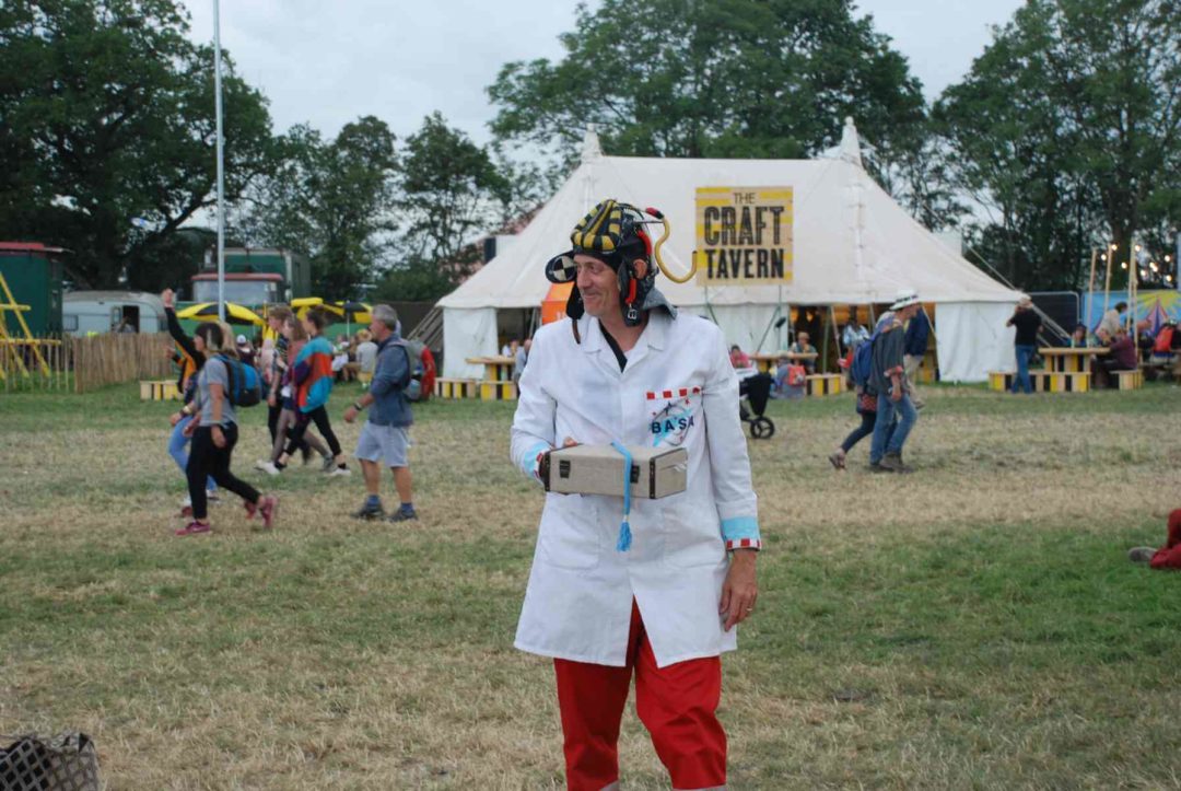 Science Busking & Walkabout Shows - Dr Ken Science